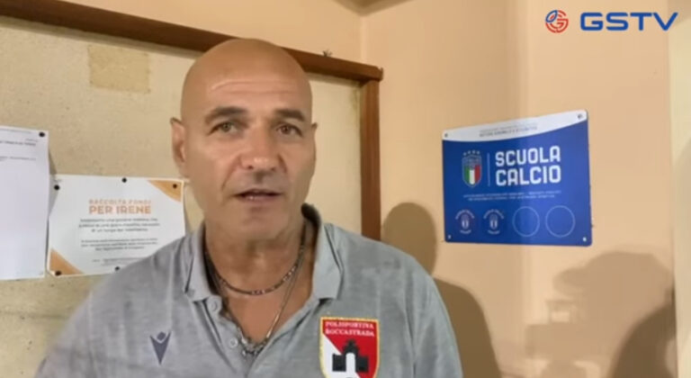 Claudio Ballerini verso la panchina del Follonica Senzuno e con lui un ...